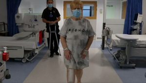 MINIMALLY INVASIVE KNEE REPLACEMENT